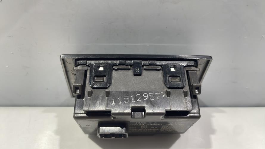 Bouton de warning VOLKSWAGEN GOLF 8 SW BREAK Diesel | Dubourg Automobiles