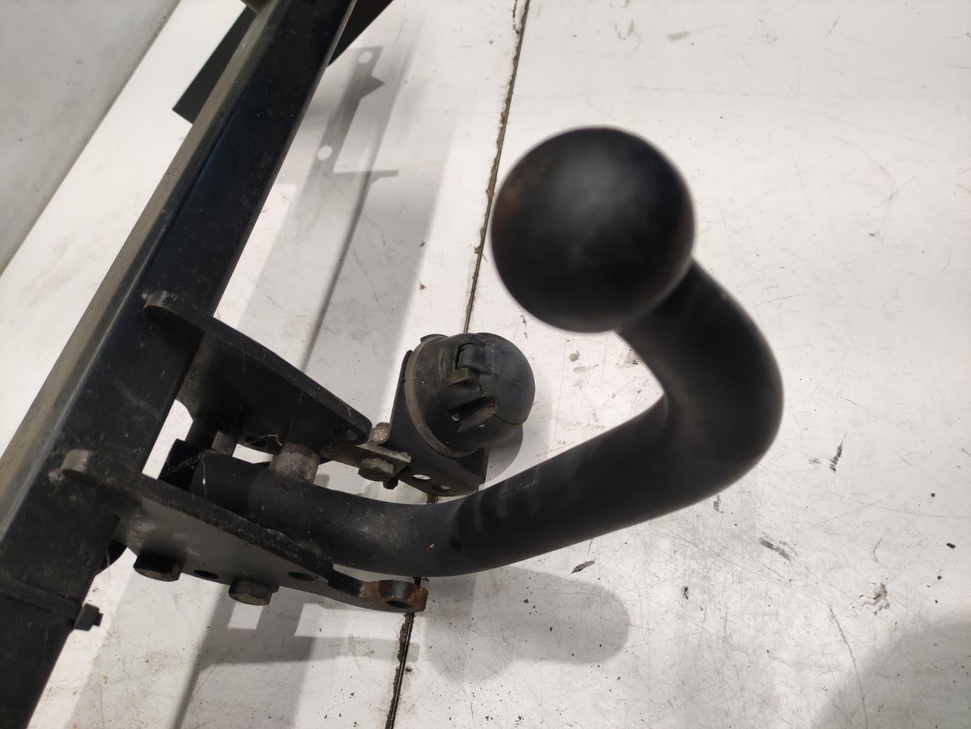 Attelage (boule de remorquage) - OPEL MERIVA B PHASE 1