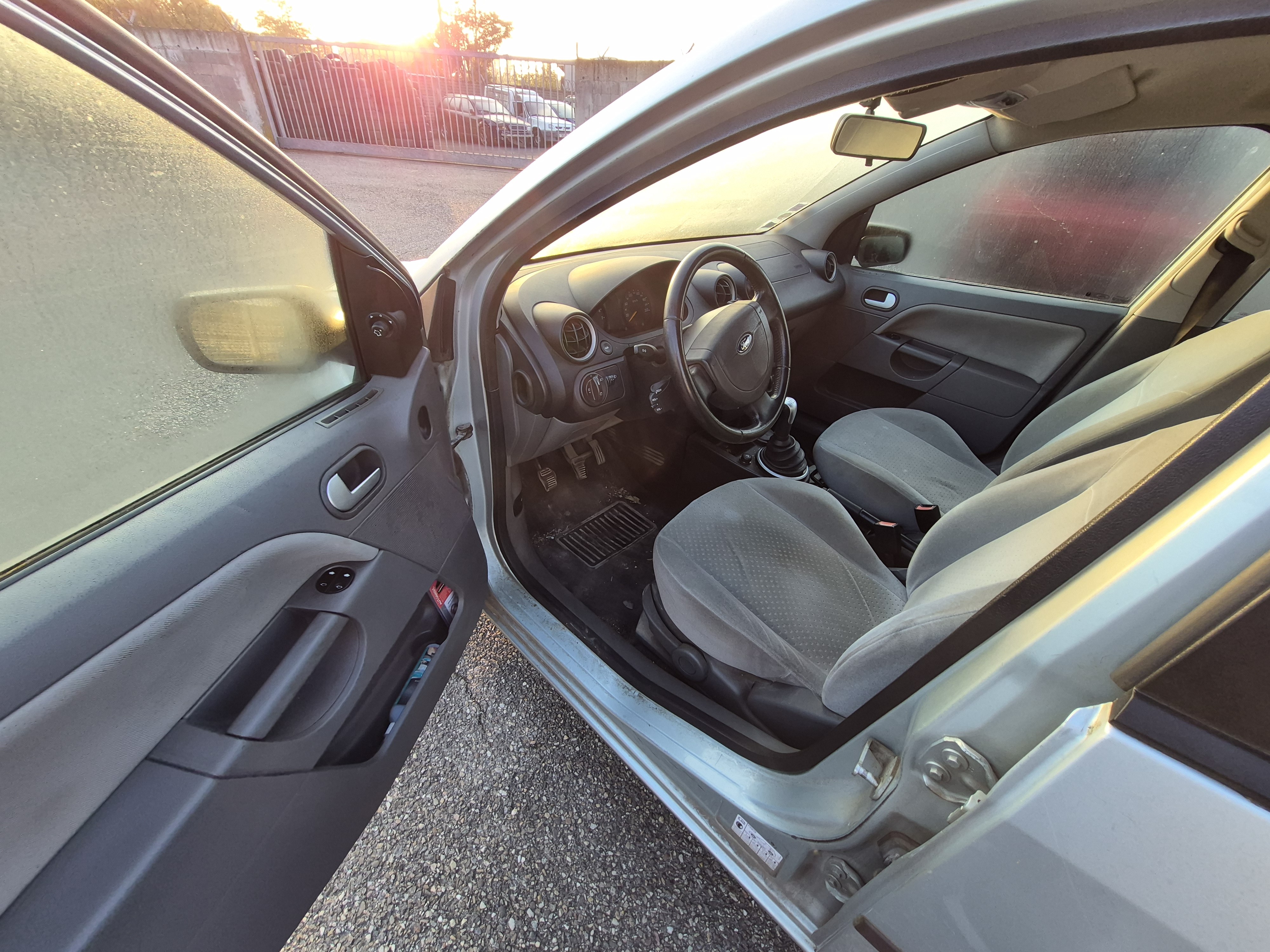 Attelage (boule de remorquage) pour FORD FIESTA 5 PHASE 1 d'occasion ...