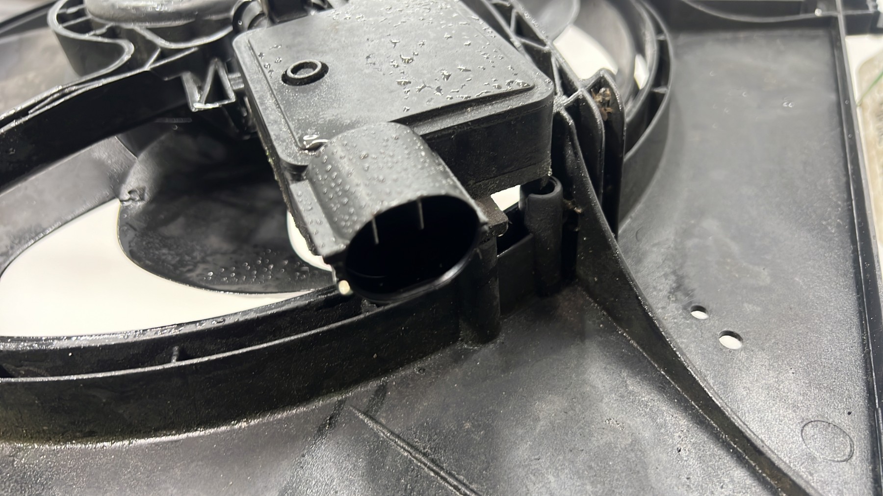 Ventilateur eau FORD MONDEO 3 PHASE 2 BREAK Diesel 2011 | AutoPieces.fr