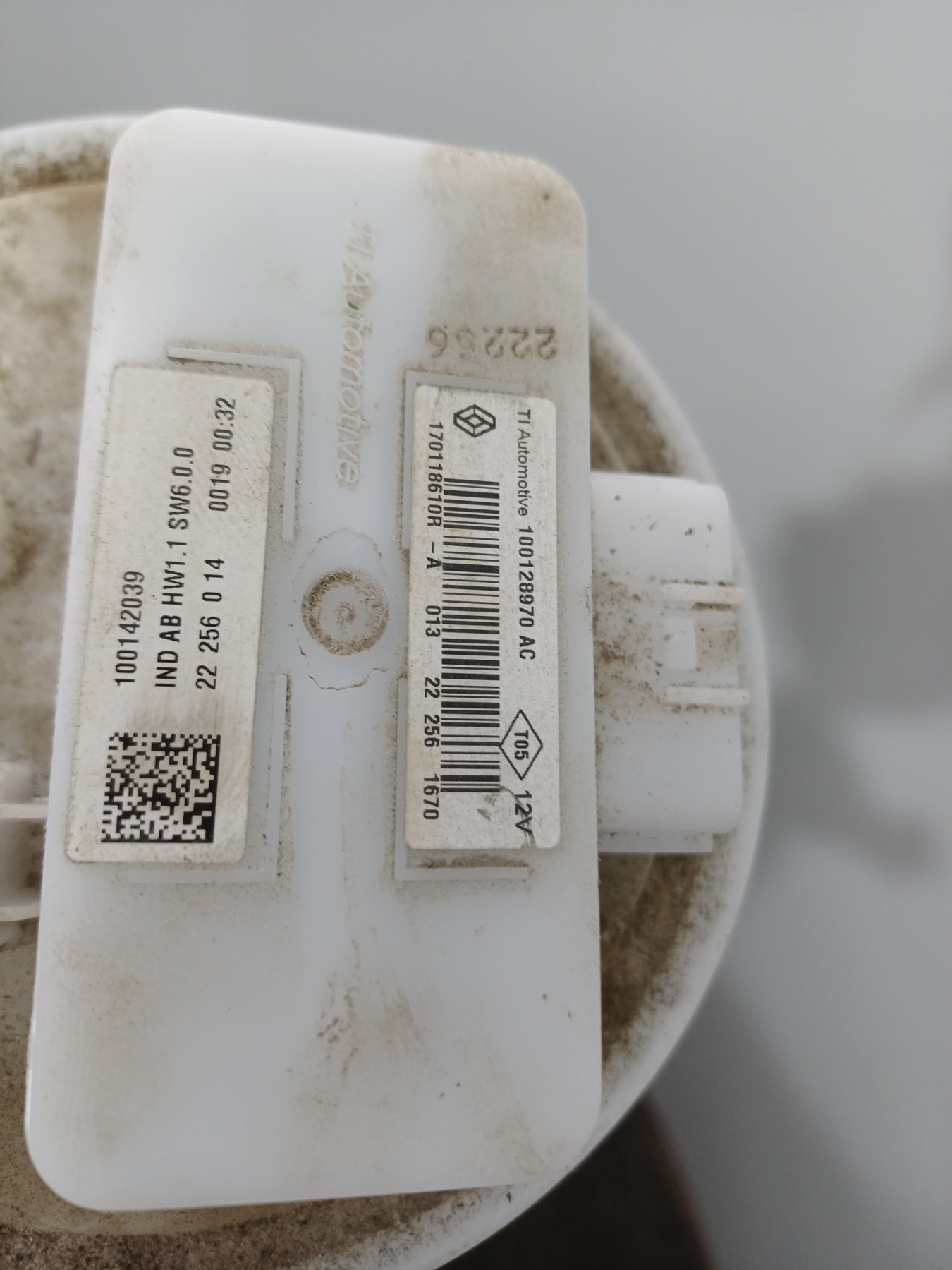 Pompe immergee RENAULT CLIO 5 PHASE 1 Essence/Hybride 2022 | AutoPieces.fr