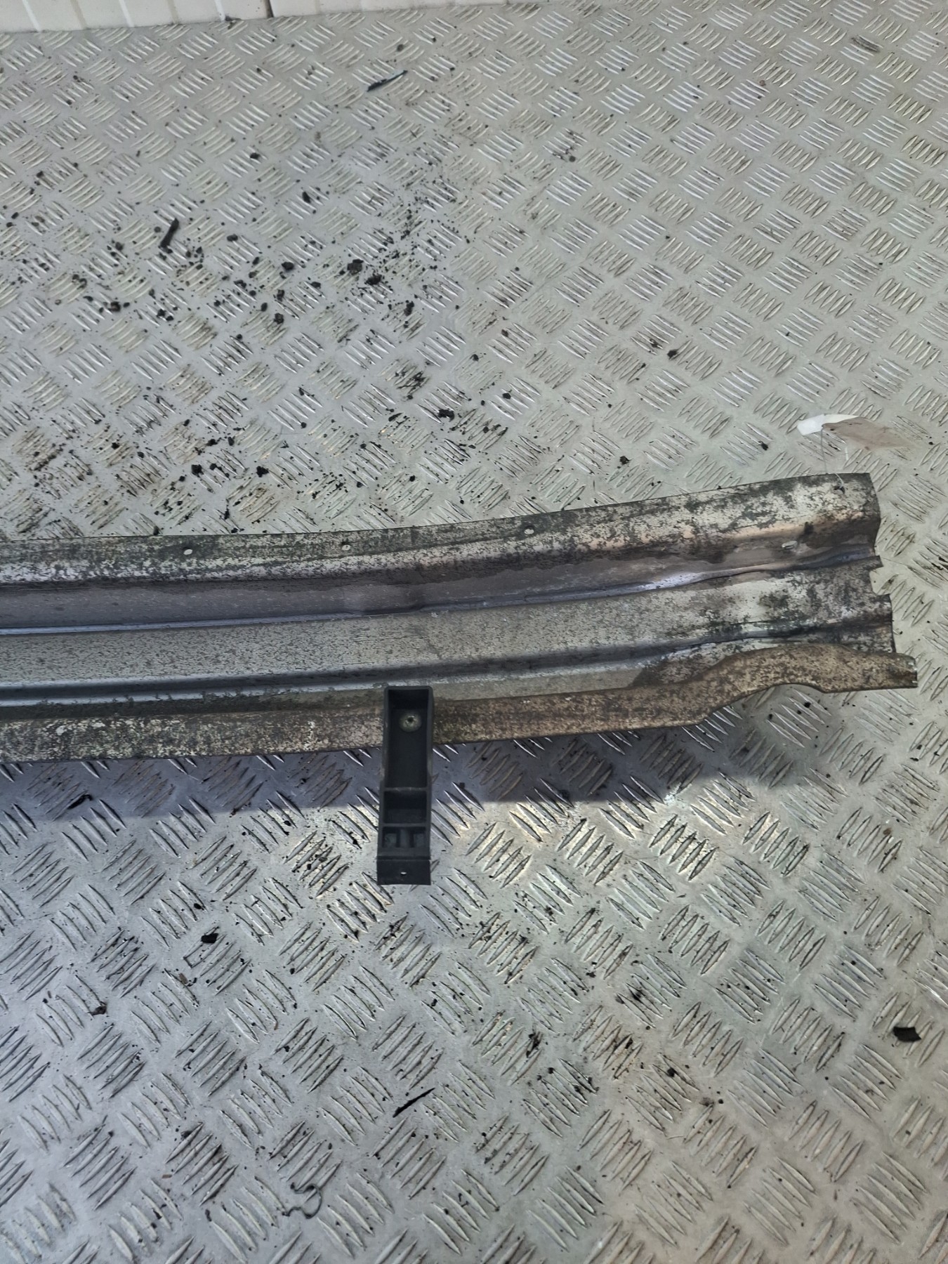 Renfort pare choc arriere (traverse) d'occasion pour AUDI A4 2 PHASE 2 ...