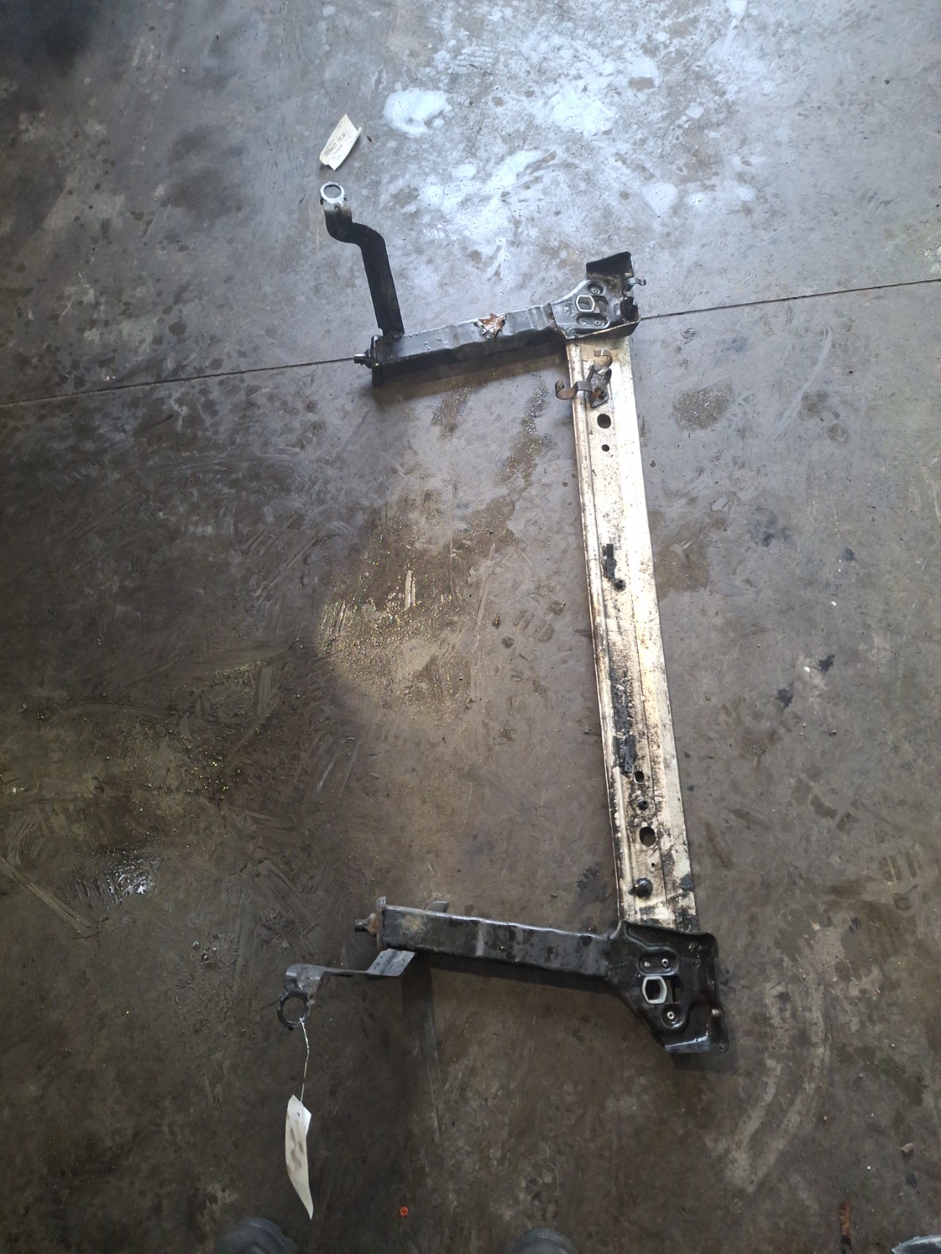 Demi berceau d'occasion pour RENAULT SCENIC 3 PHASE 2 - Rosny Auto Pièces