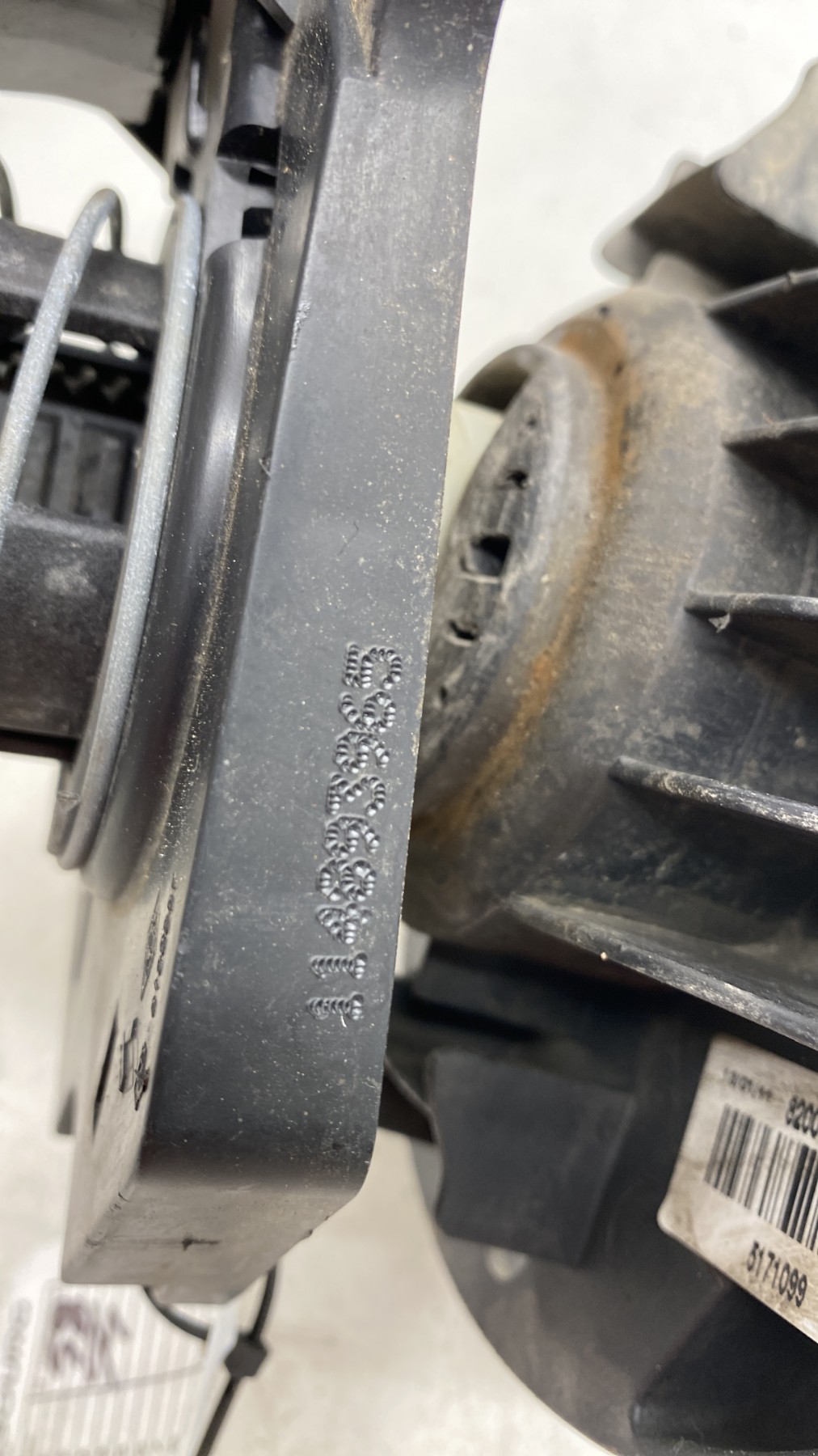 Treuil de roue de secours d'occasion pour RENAULT CLIO 3 PHASE 2